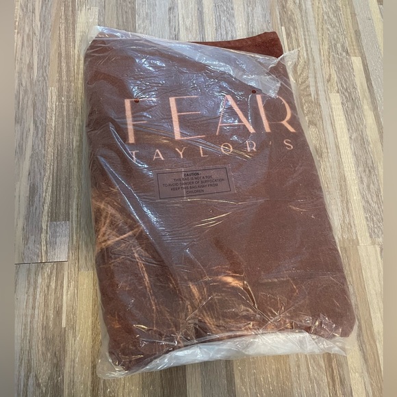 Taylor Swift | Other | Nwt Official Taylor Swift Fearless Taylors ...